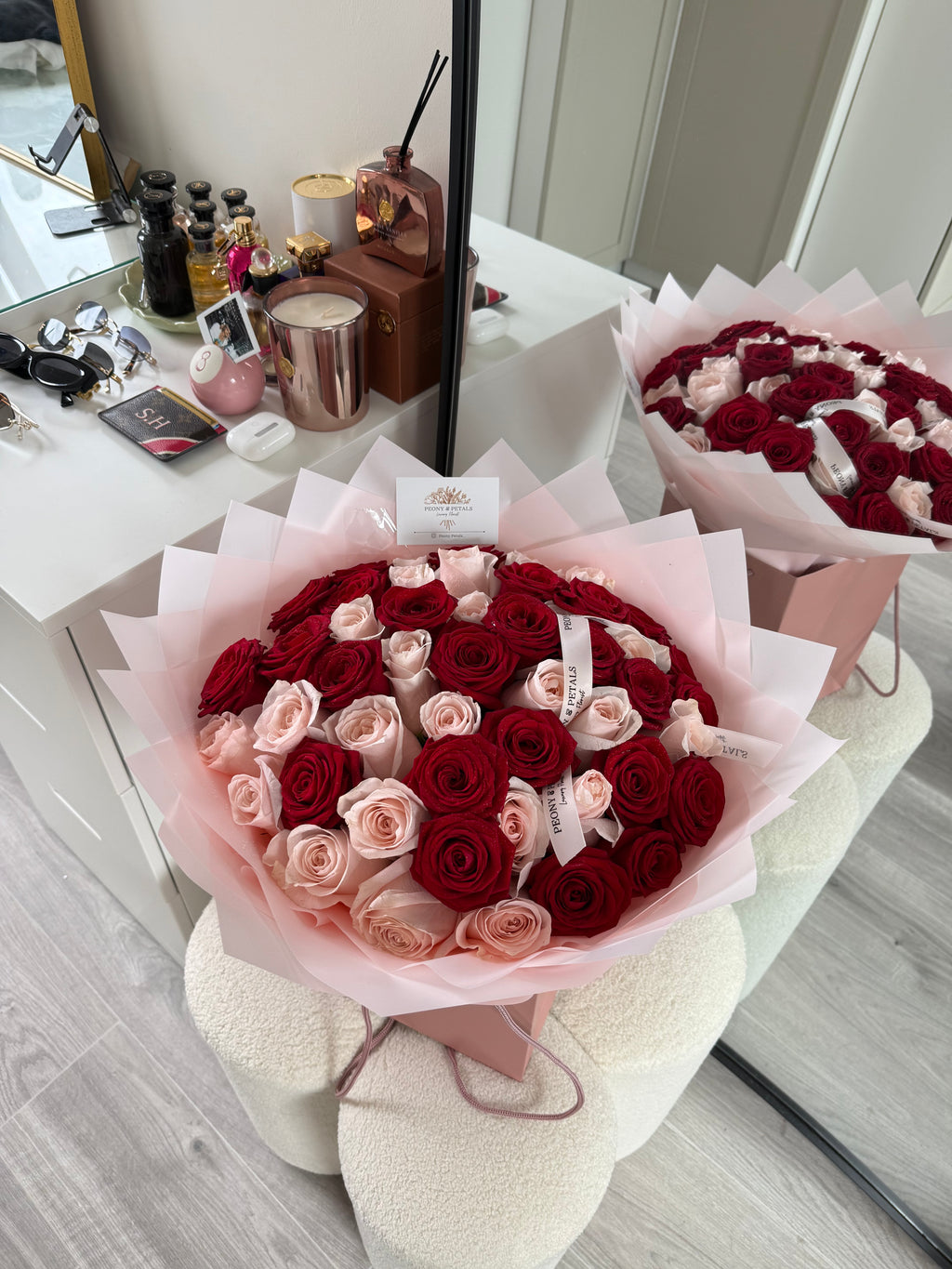 50 Mixed Naomi Red and Pink Roses | Peony&Petals