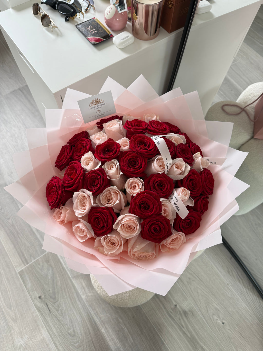 50 Mixed Naomi Red and Pink Roses | Peony&Petals